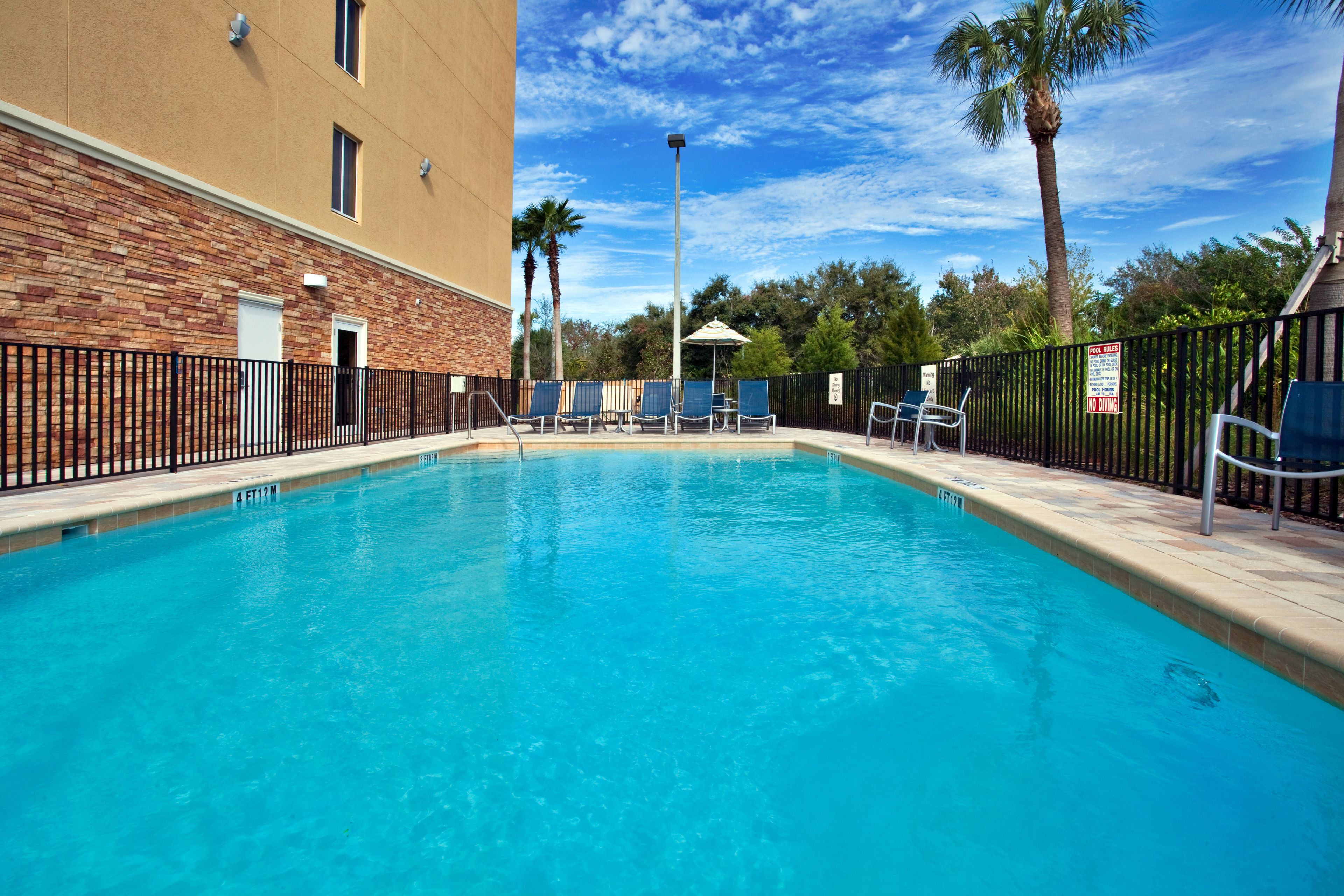 Holiday Inn Express Hotel & Suites Largo-Clearwater, an IHG Hotel in ...