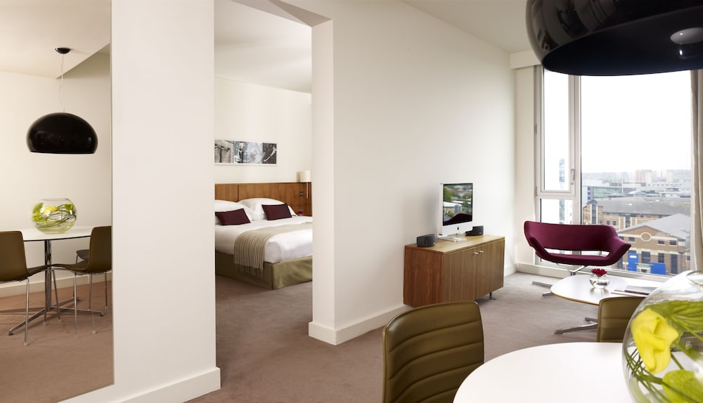 DoubleTree by Hilton Hotel Leeds City Centre in Leeds | Best Rates ...