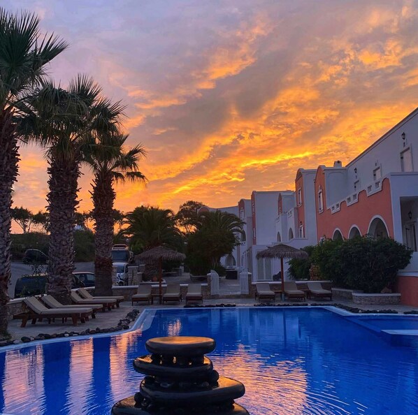 Book Villa Manos in Santorini | Hoteles.com