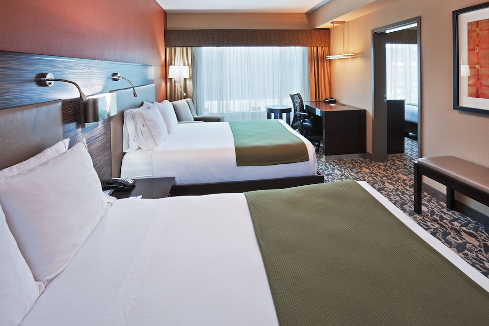 Holiday Inn Express & Suites North Dallas at Preston, an IHG Hotel in ...