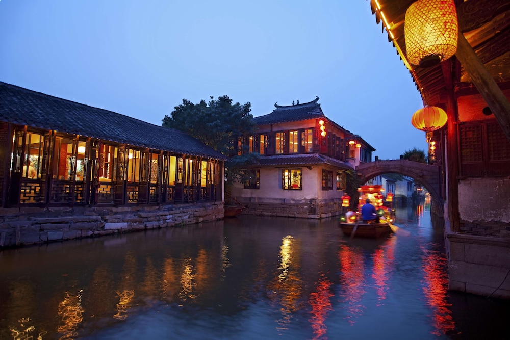 Fairmont Yangcheng Lake, Suzhou: $92 Room Prices & Reviews | Travelocity