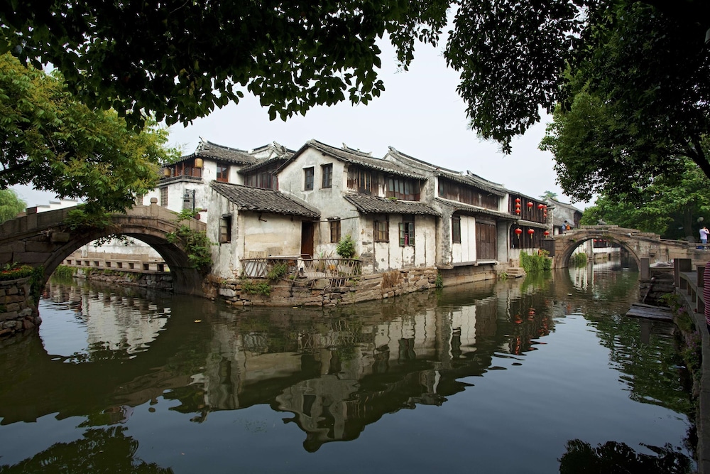 Fairmont Yangcheng Lake, Suzhou: $92 Room Prices & Reviews | Travelocity