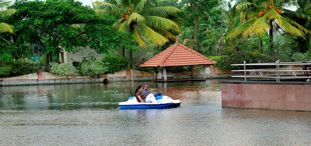 Sterling Lake Palace Alleppey in Ambalapuzha | Best Rates & Deals on Orbitz