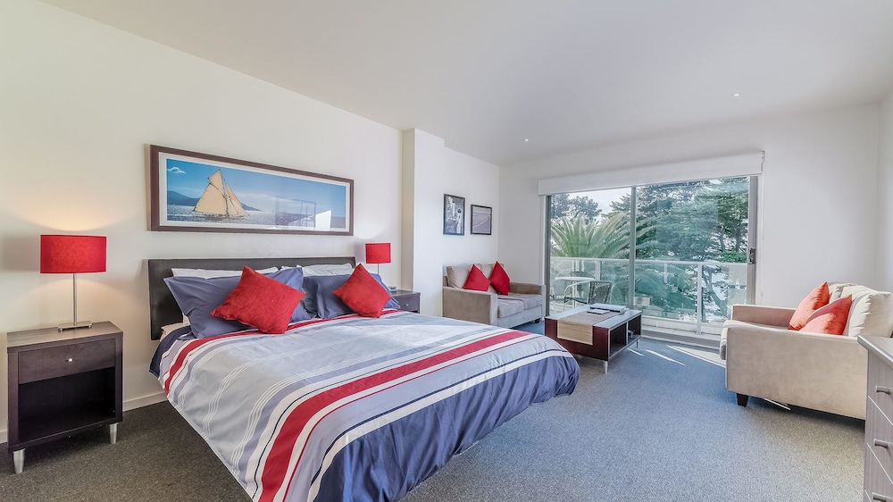 The Waves 344: Deals & Reviews (Cowes, AUS) | Wotif