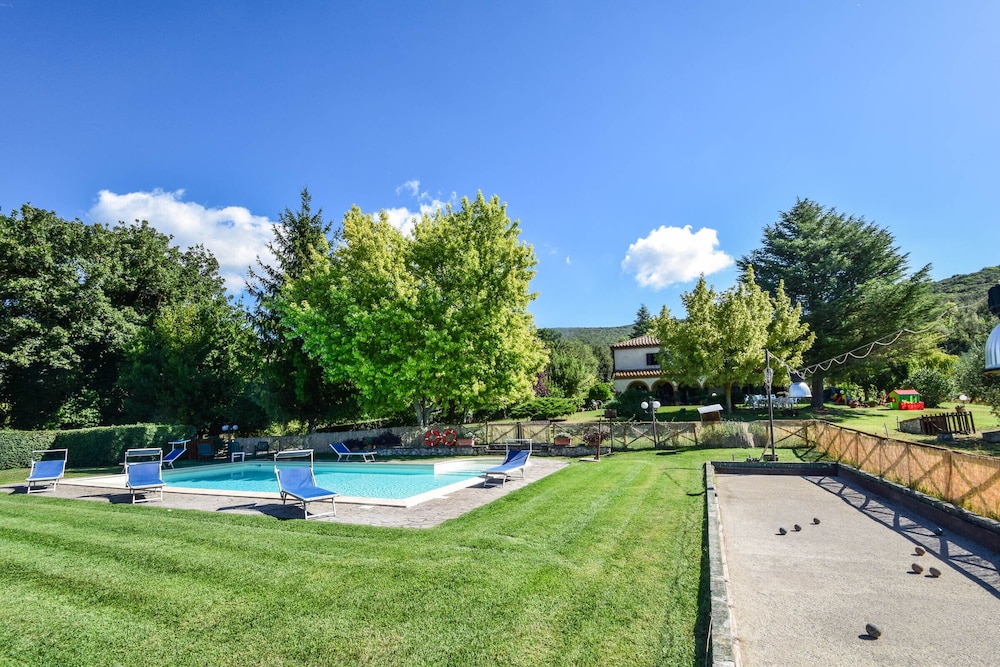 Detached manor with private pool, bikes 7km from Amelia, quiet area ...