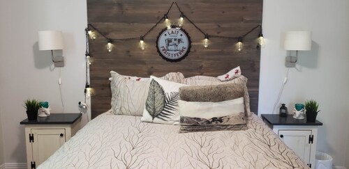 Le Charmant Boisé Avec Spa Et Véranda - Saint-Sauveur