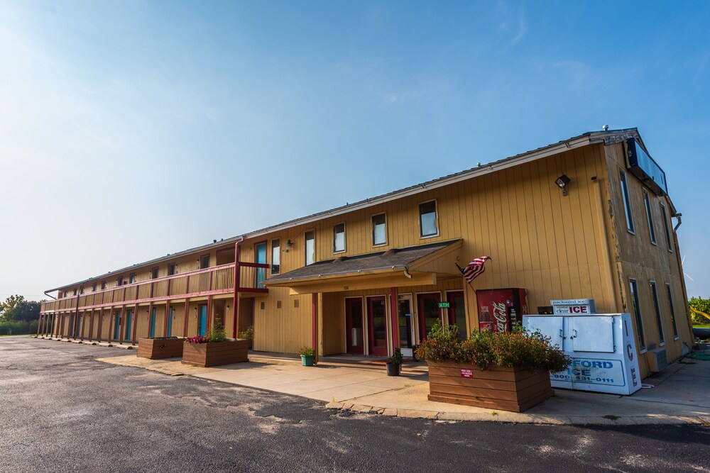 Rodeway Inn at Somers Cove Marina in Crisfield | Best Rates & Deals on ...