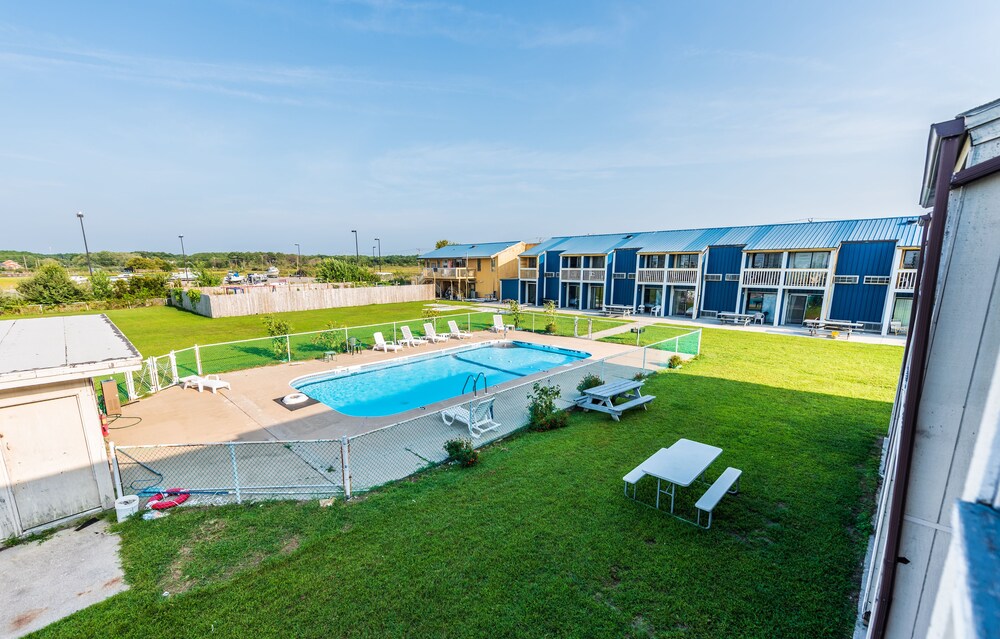 Rodeway Inn at Somers Cove Marina in Crisfield | Best Rates & Deals on ...