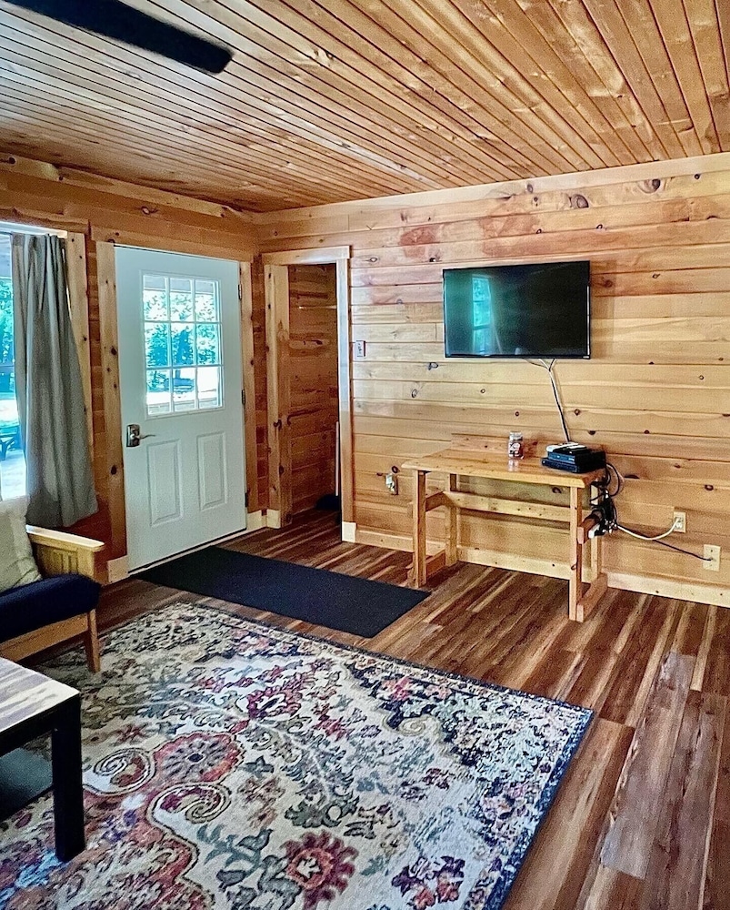 Beautifully Renovated Vintage Cabin in the Heart of Manistee National ...