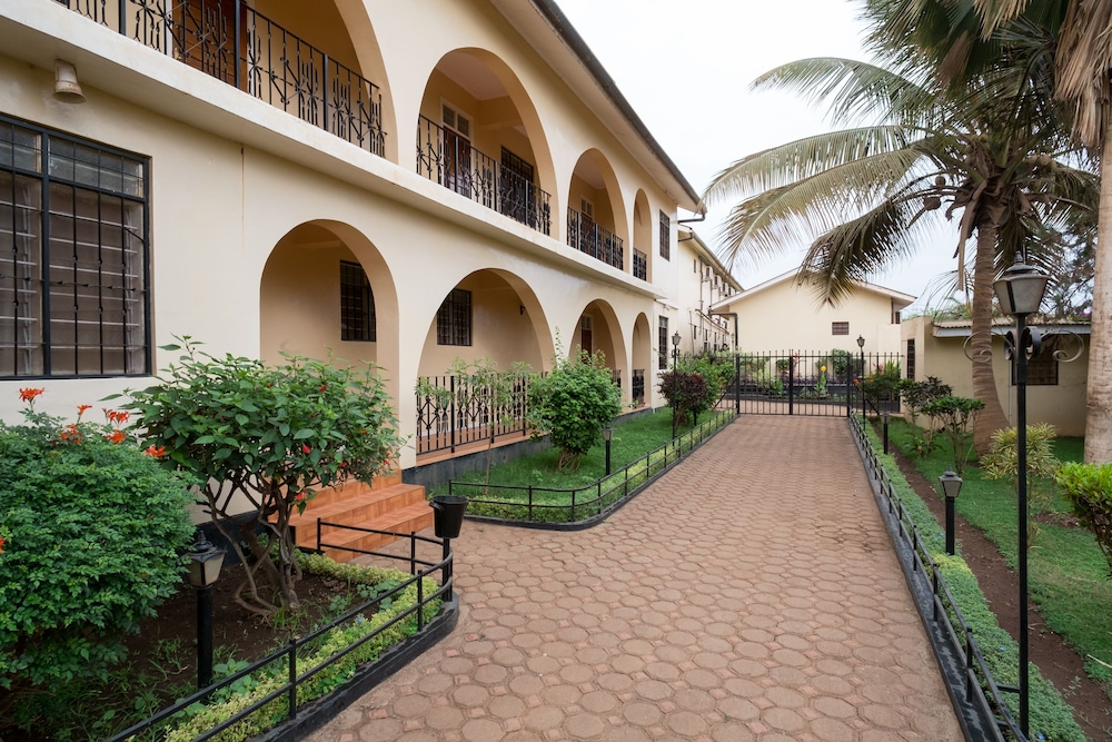 Springlands Hotel Moshi: AU$360 Deals & Reviews (Moshi, TZA) | Wotif