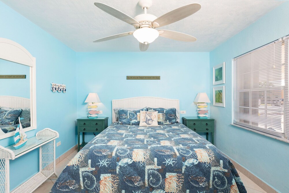 Best Marathon House with Heated Pool and Spa, Boat Dock and Ice Make ...