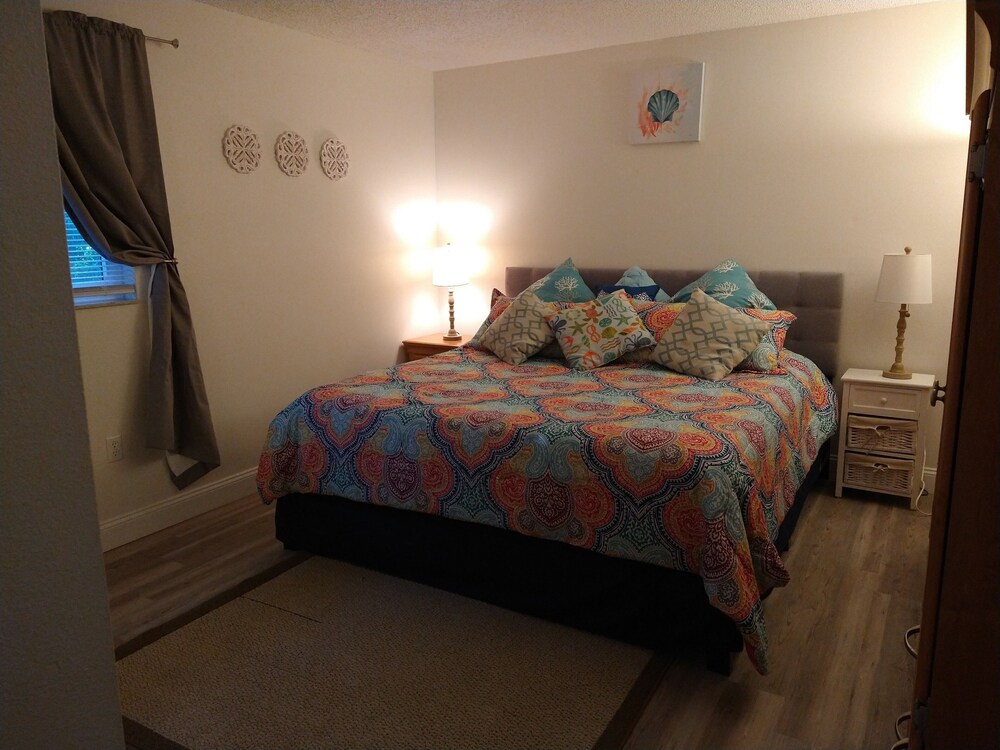 Paradise on Manasota Key with a pool and boat dock and 3 minutes from ...