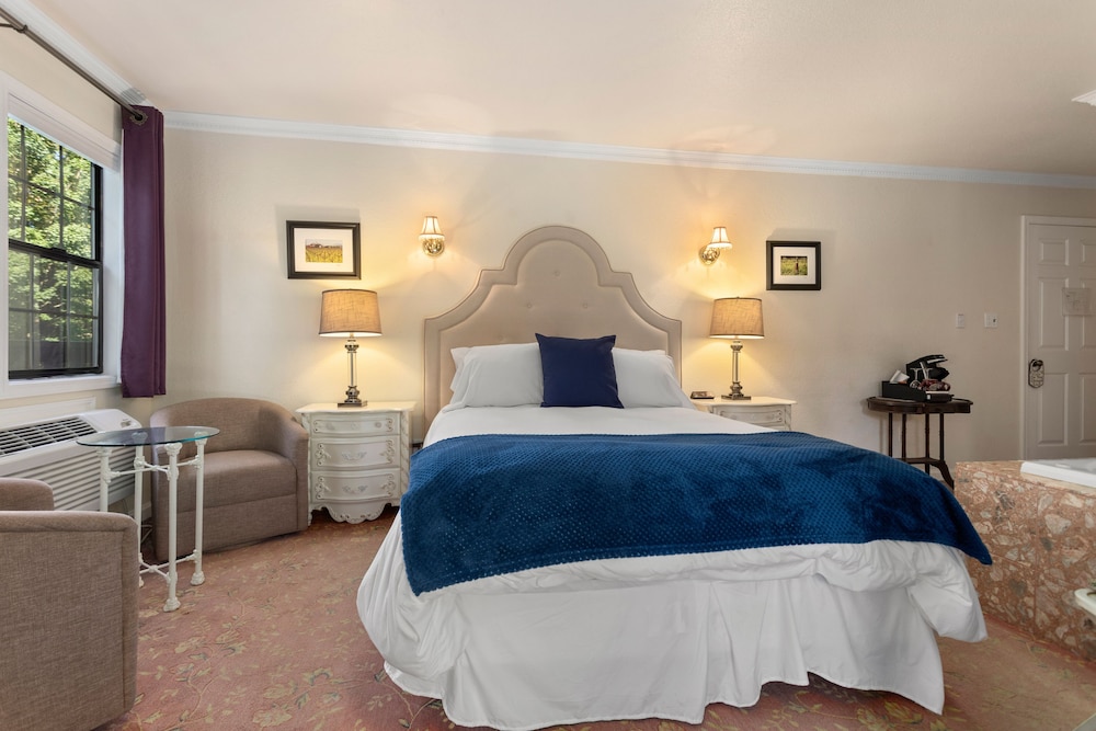Candlelight Inn Napa Valley in Napa | Best Rates & Deals on Orbitz