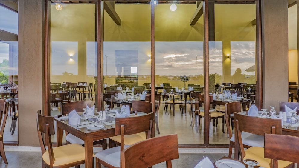 Amora Lagoon in Seeduwa - Katunayake | Best Rates & Deals on Orbitz