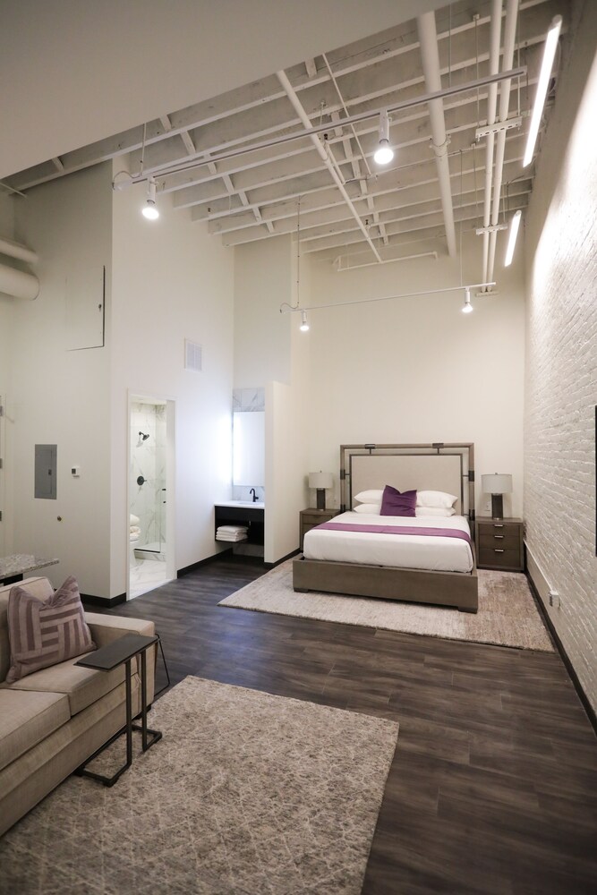 Studio 154 Luxury Hotel, Nashville: Room Prices & Reviews | Travelocity