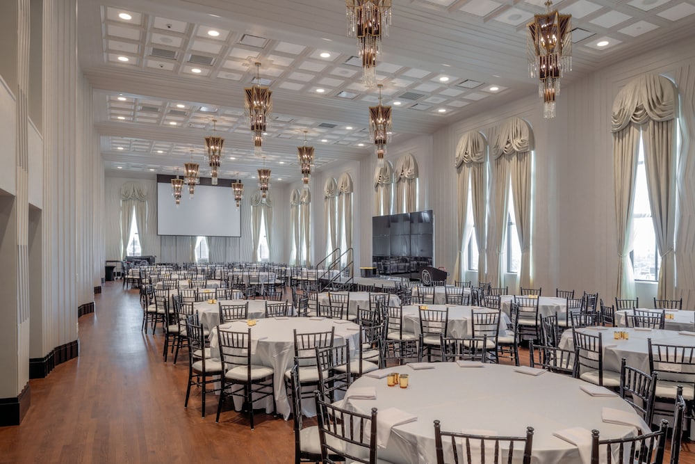 Tulsa Club Hotel, Curio Collection by Hilton, Tulsa: $118 Room Prices ...