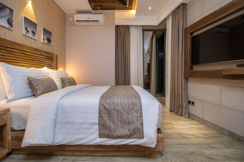 Samann Grand in Malé | Best Rates & Deals on Orbitz