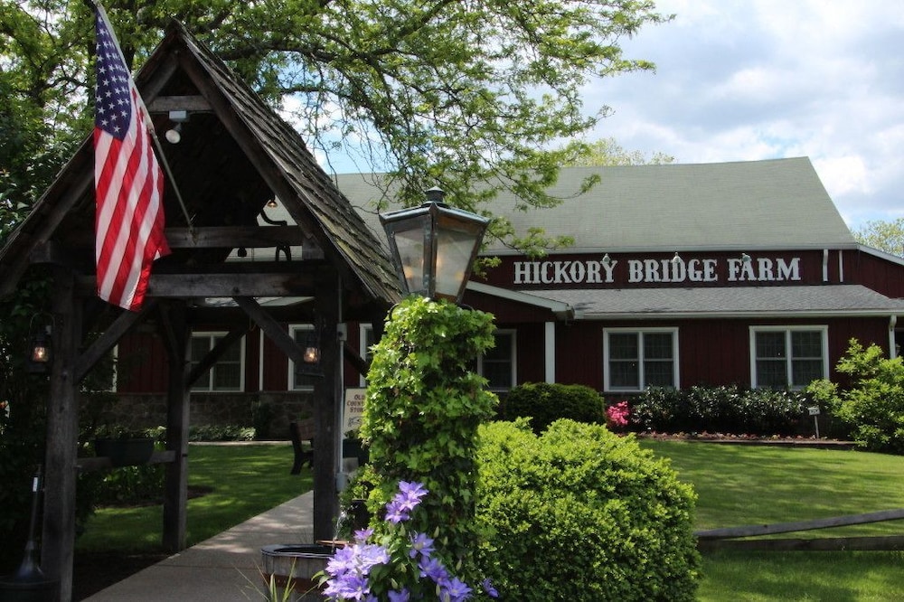 Hickory Bridge Farm Restaurant, Fairfield: Room Prices & Reviews ...