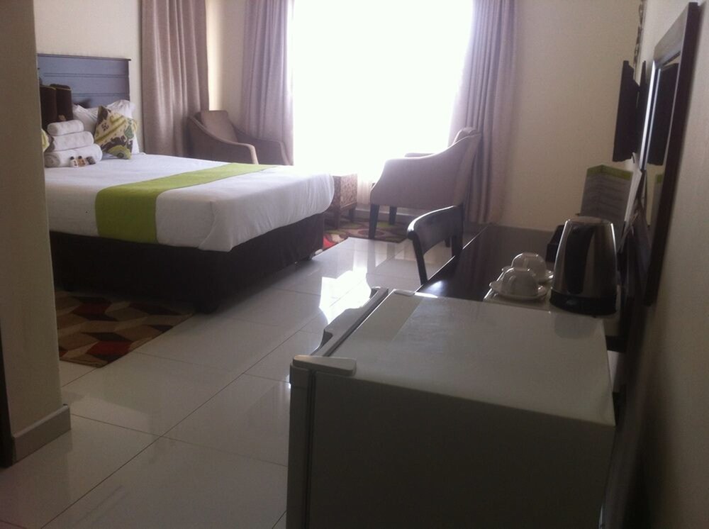 Cycad Palm Guest House, Palapye: $102 Room Prices & Reviews | Travelocity