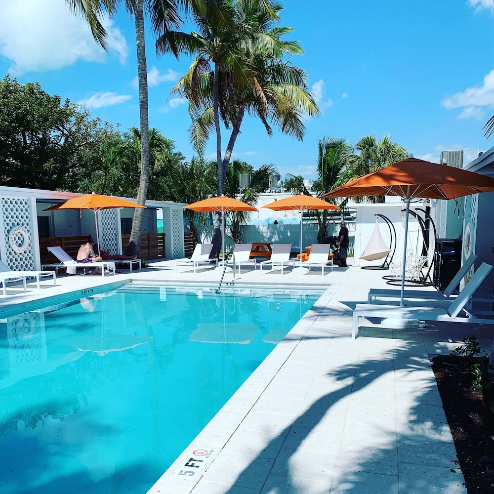 Room Deals for Sunset Inn, Islamorada starting at | Hotwire