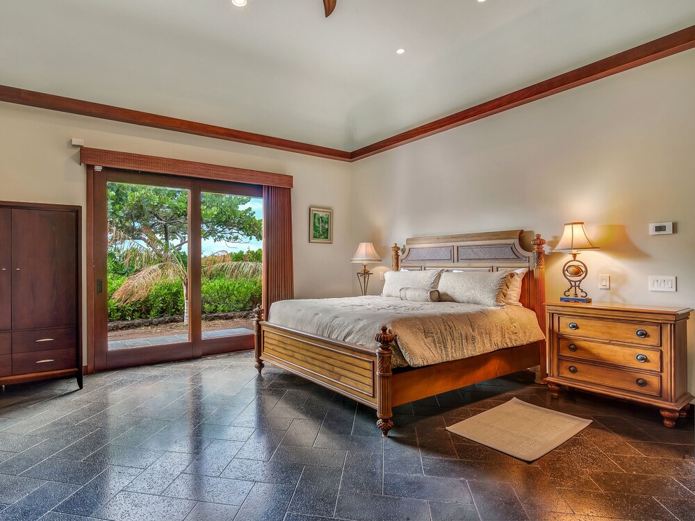 Blue Lagoon - 7 bdr estate with large heated lagoon pool/spa - Mauna ...