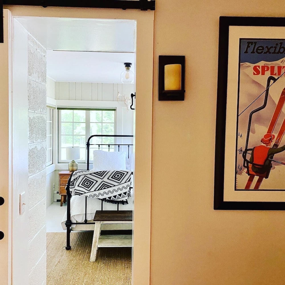 Lake front house about 1 mile from Okemo's Jackson Gore Base Lodge ...