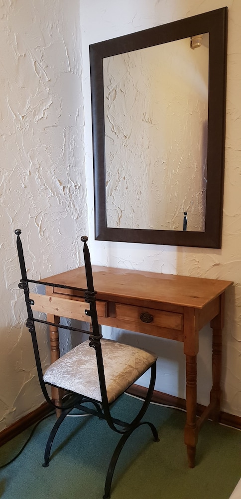 The Snake Pass Inn, Hope Valley: Room Prices & Reviews | Travelocity