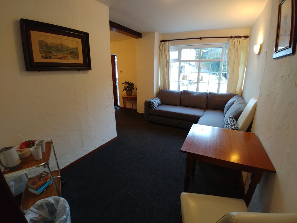 The Snake Pass Inn, Hope Valley: Room Prices & Reviews | Travelocity