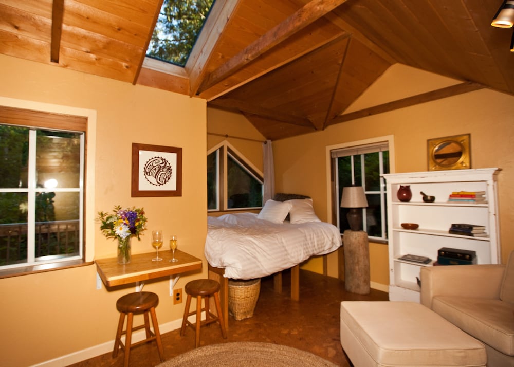 Westover Bed and Breakfasts - Salt Spring Island | Vrbo
