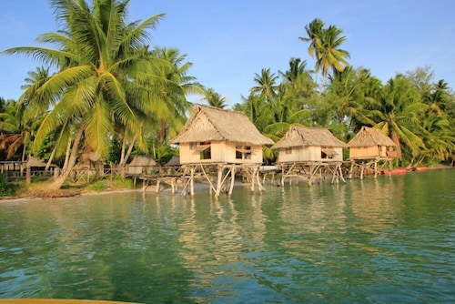 Kiribati Holidays | Cheap Deals on Trips to Kiribati | Expedia