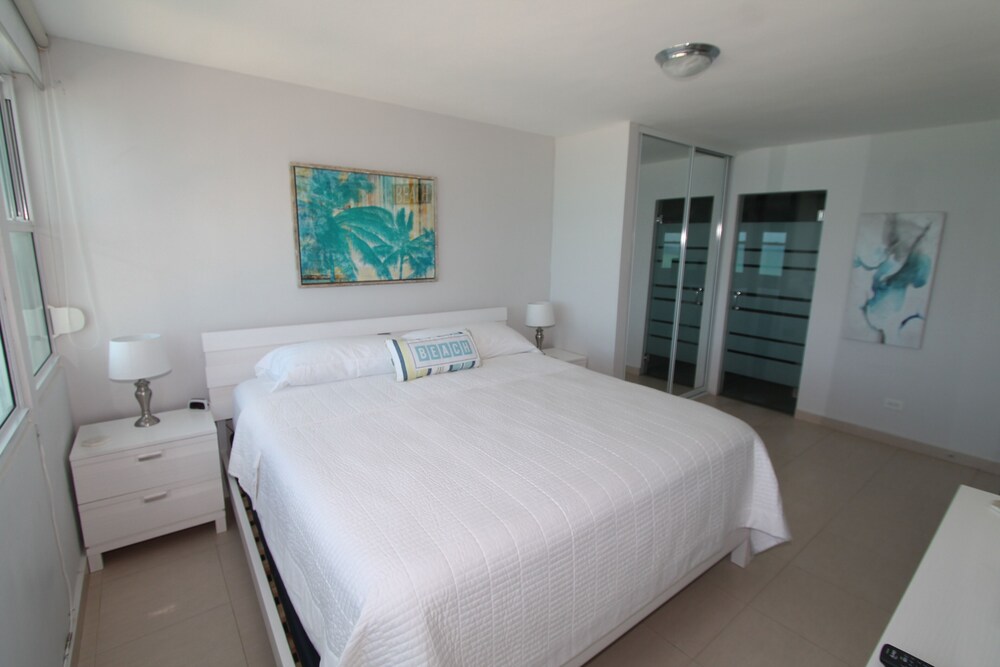 Beautiful Isla Verde Beachfront Condo with Incredible Views in Marbella ...