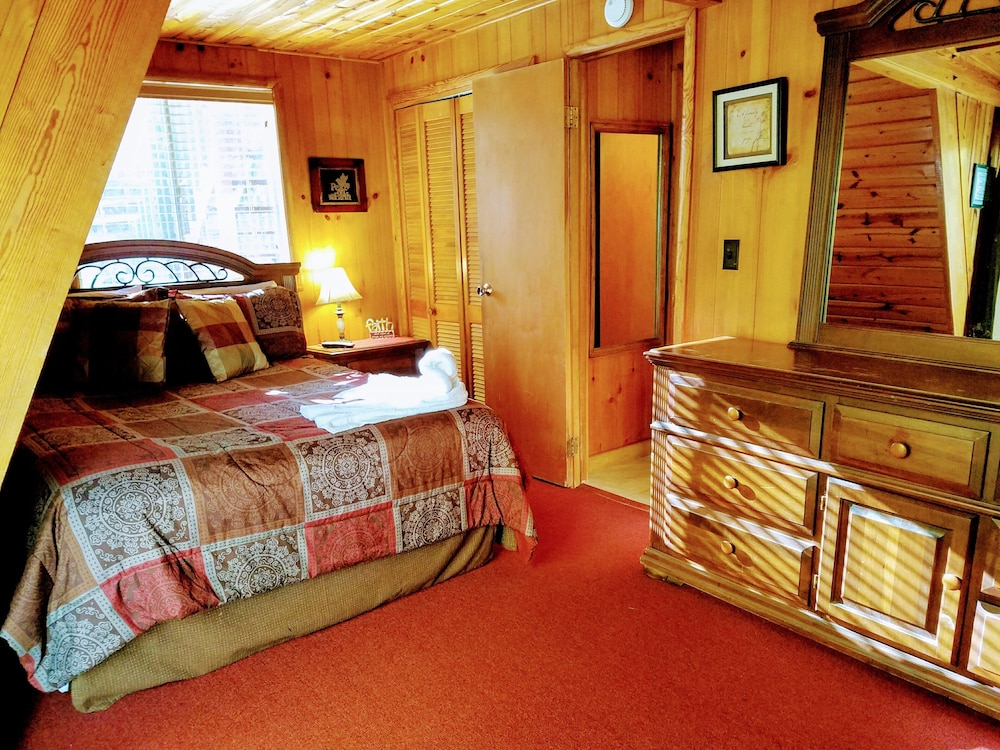 PROMO FOR WEEKLY STAY OF 5% Kozy Creek only 2 minutes from Ski Resort ...