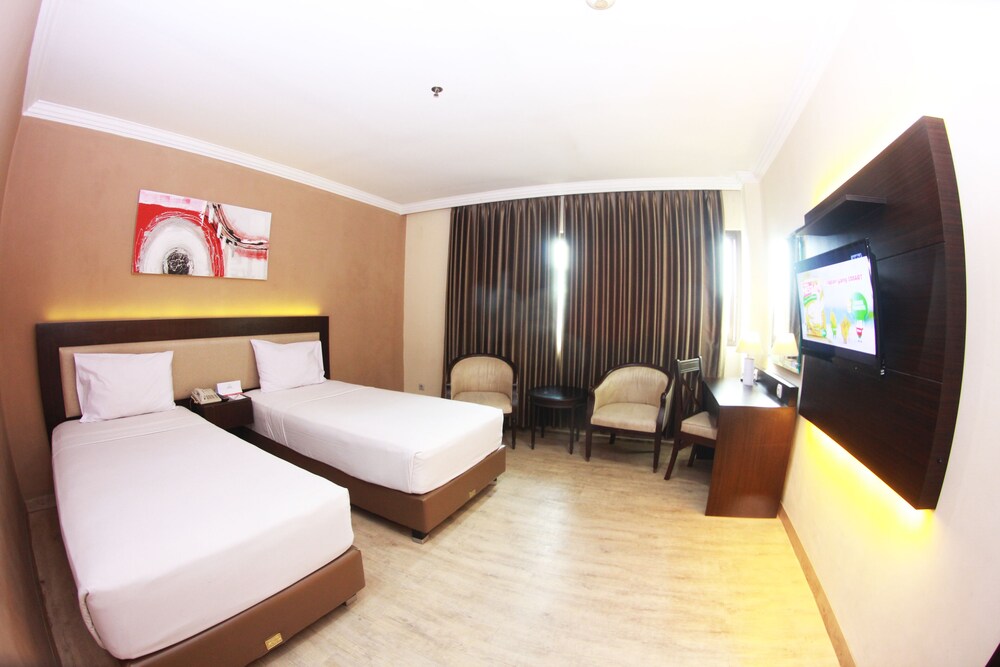 Asana Grand Pangrango, Bogor: $19 Room Prices & Reviews | Travelocity