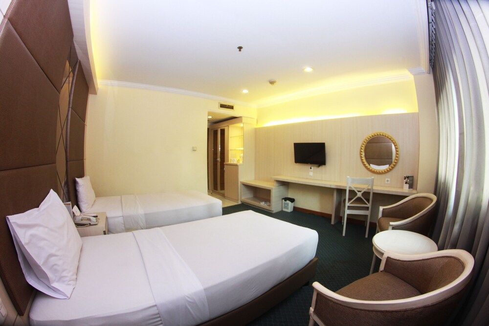 Asana Grand Pangrango, Bogor: $19 Room Prices & Reviews | Travelocity
