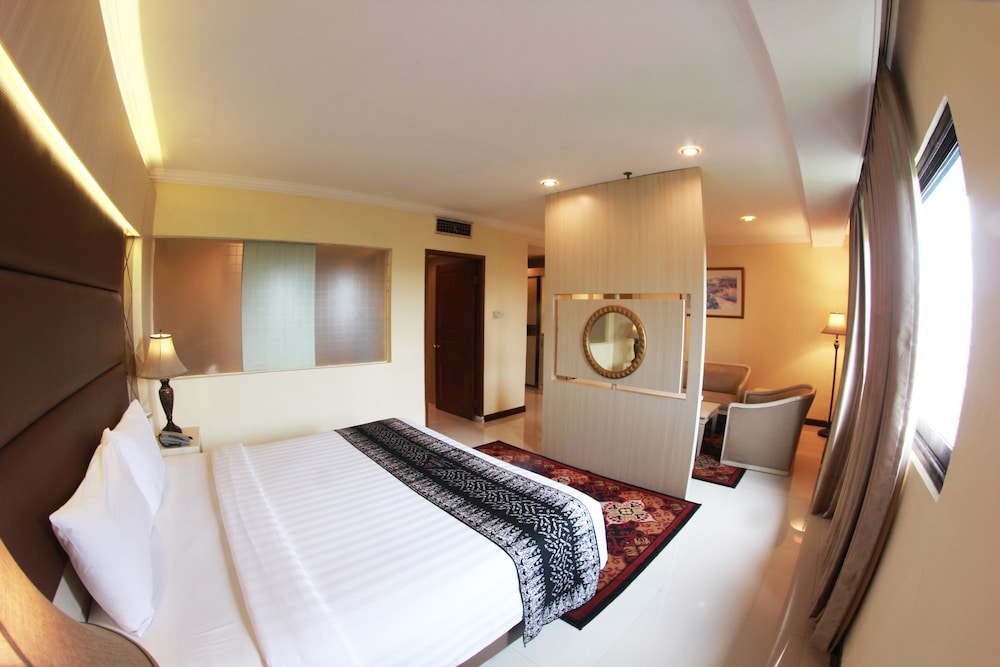 Asana Grand Pangrango, Bogor: $19 Room Prices & Reviews | Travelocity