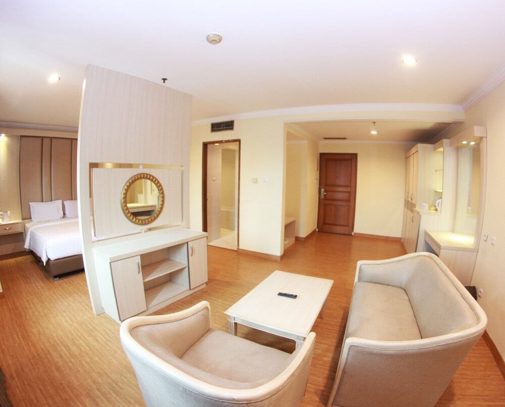 Asana Grand Pangrango, Bogor: $19 Room Prices & Reviews | Travelocity