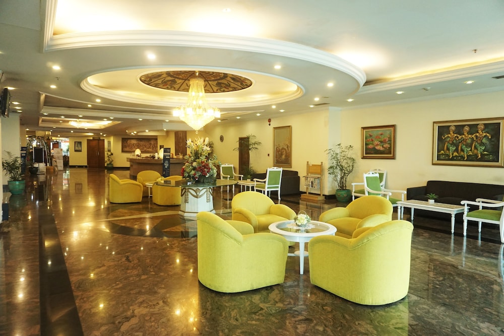 Asana Grand Pangrango, Bogor: Room Prices & Reviews | Travelocity