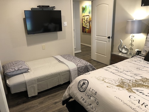 Comfy, Spacious ,Luxurious !Just What You Deserve! - Lancaster, TX