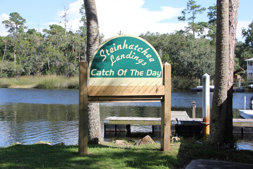 Steinhatchee Landing Resort 4BR/4BA Sleeps 12 in Beds Perfect for ...