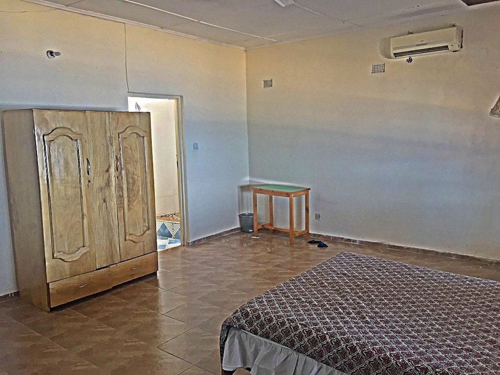 Namiyasi Lake Cottage, Mangochi: Room Prices & Reviews | Travelocity