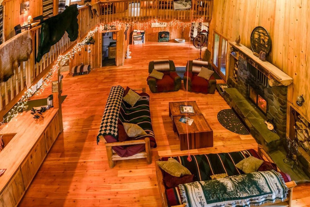 Sun Mountain Ranch Bunkhouse - Near Crater Lake in Fort Klamath | Best ...