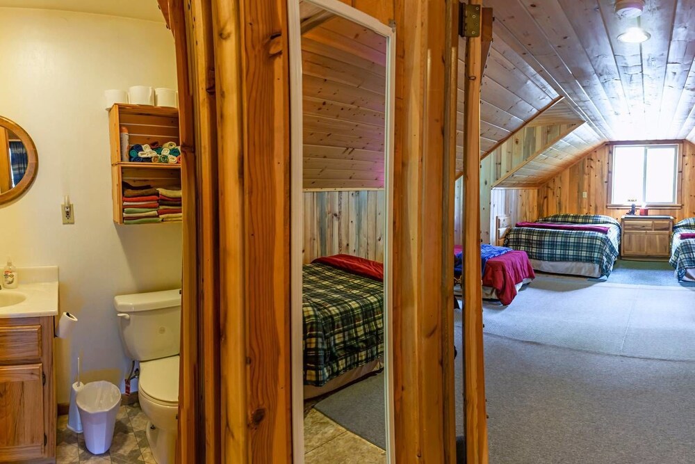 Sun Mountain Ranch Bunkhouse - Near Crater Lake in Fort Klamath | Best ...
