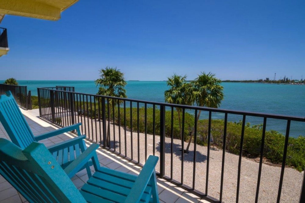 "Pelican's Perch" - Gulf Front Condo, Fabulous Views, Heated Pool, Dock ...