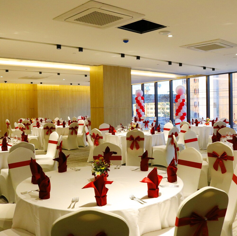 Red Hotel Cubao, Quezon City in Manila | Best Rates & Deals on Orbitz
