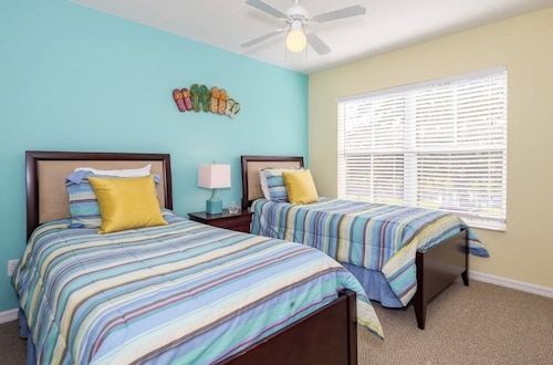 Lakefront Gated Resort Home Close To Disneyworld - Kissimmee, FL
