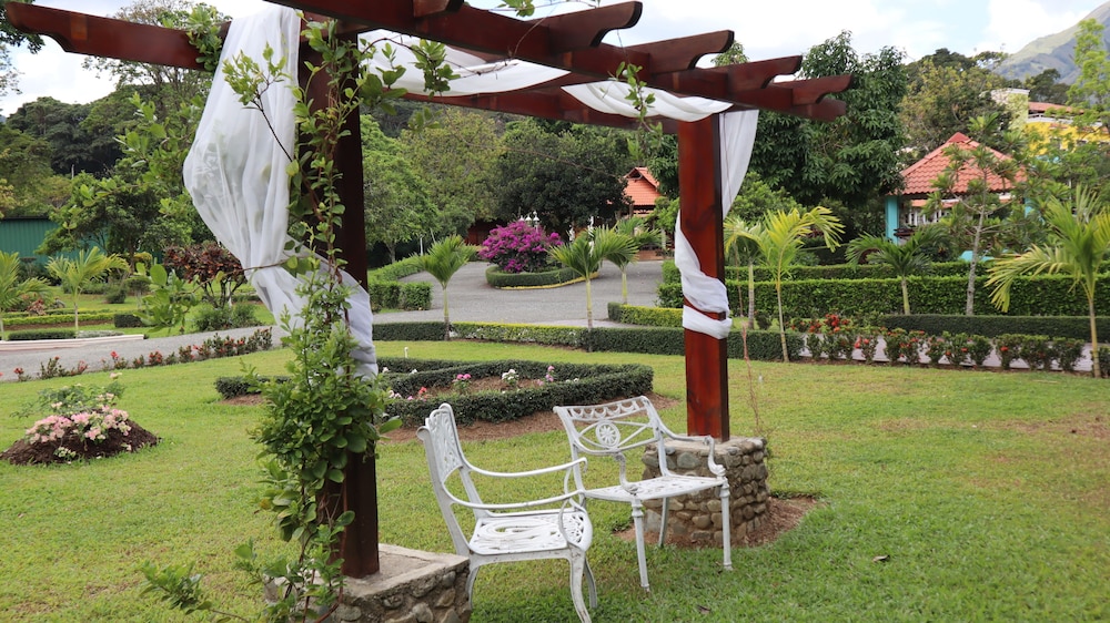 Hotel Rancho Guacamayos in Bonao | Best Rates & Deals on Orbitz