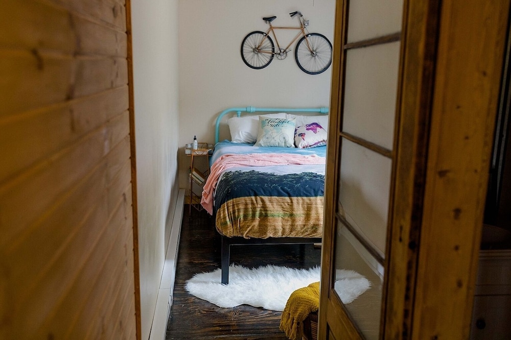 A Shipping Container Experience - Tuscarawas County | Vrbo