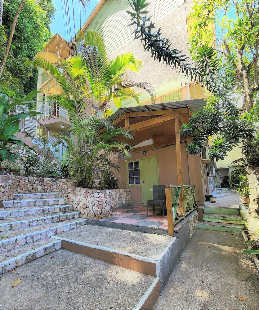 Caribic House Hotel in Montego Bay | Best Rates & Deals on Orbitz