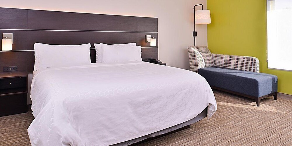 Holiday Inn Express And Suites Brighton, an IHG Hotel in Brighton ...