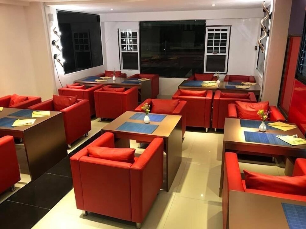 Golden Tree Hotel, Belize City: Room Prices & Reviews | Travelocity